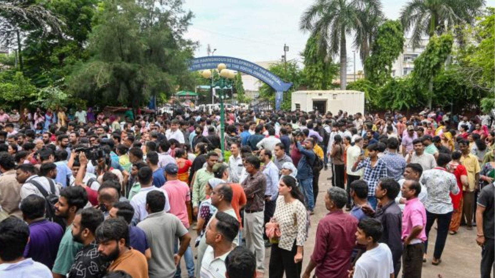 Ahmedabad school student murder: FIR filed against principal for ...