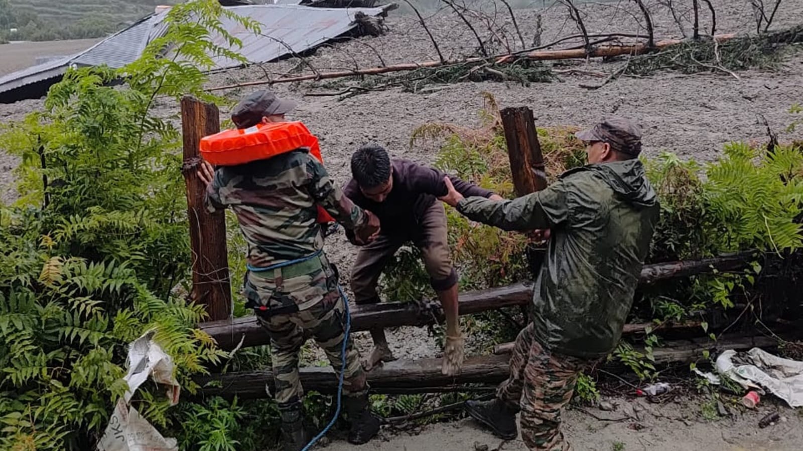Uttarkashi Cloudburst News Highlights: Rescuers retrieve 2 body in ...