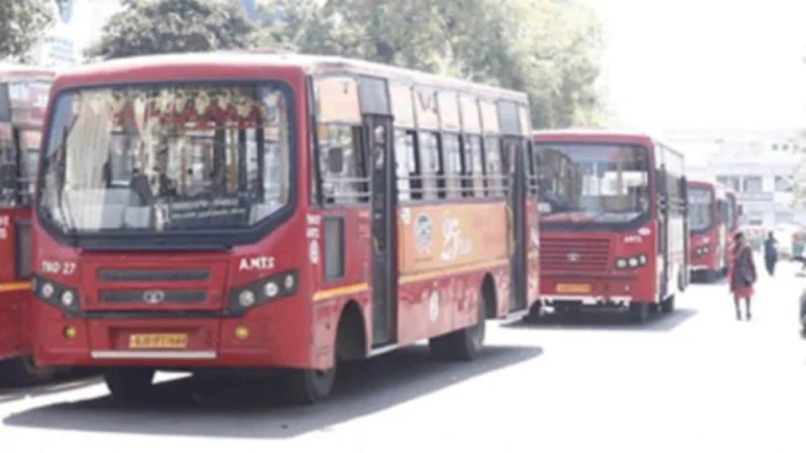 69-year-old man crushed to death by AMTS bus, probe on | Ahmedabad News ...