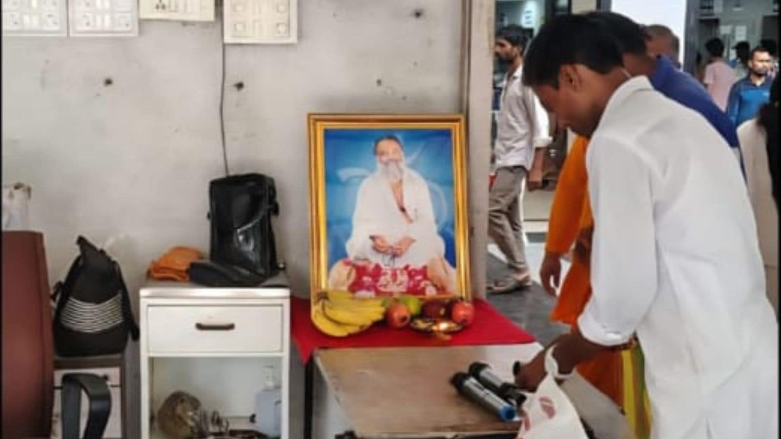 Surat: Row erupts after hospital staff among others ‘offer prayers’ to ...