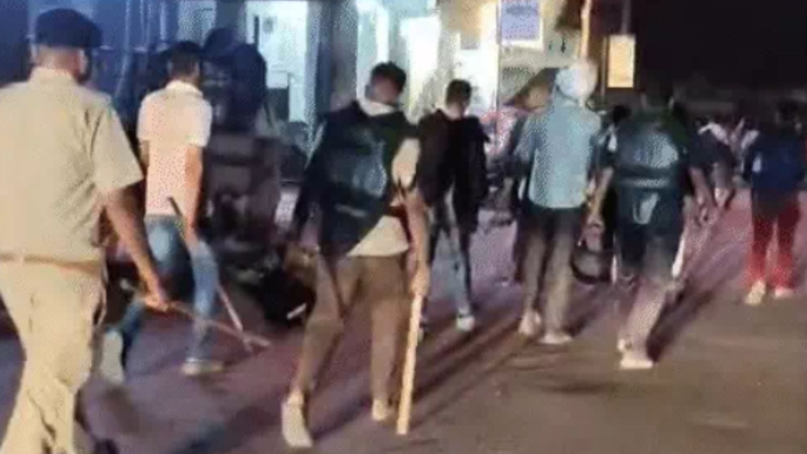 Hours after Vadodara’s old city area witnesses communal tension over ...