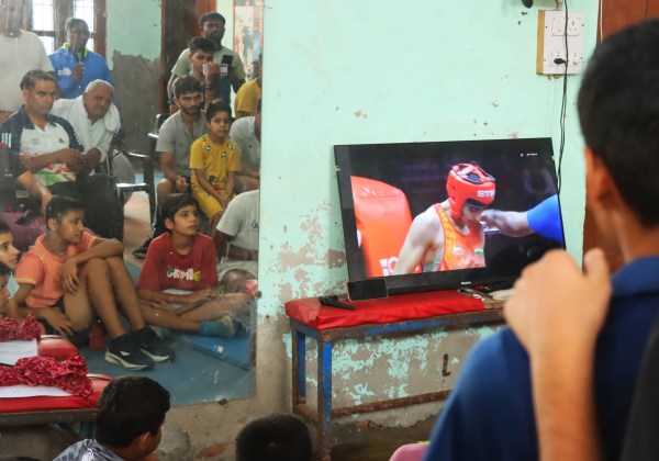 World Boxing Championships: Minakshi, daughter of auto rickshaw driver ...