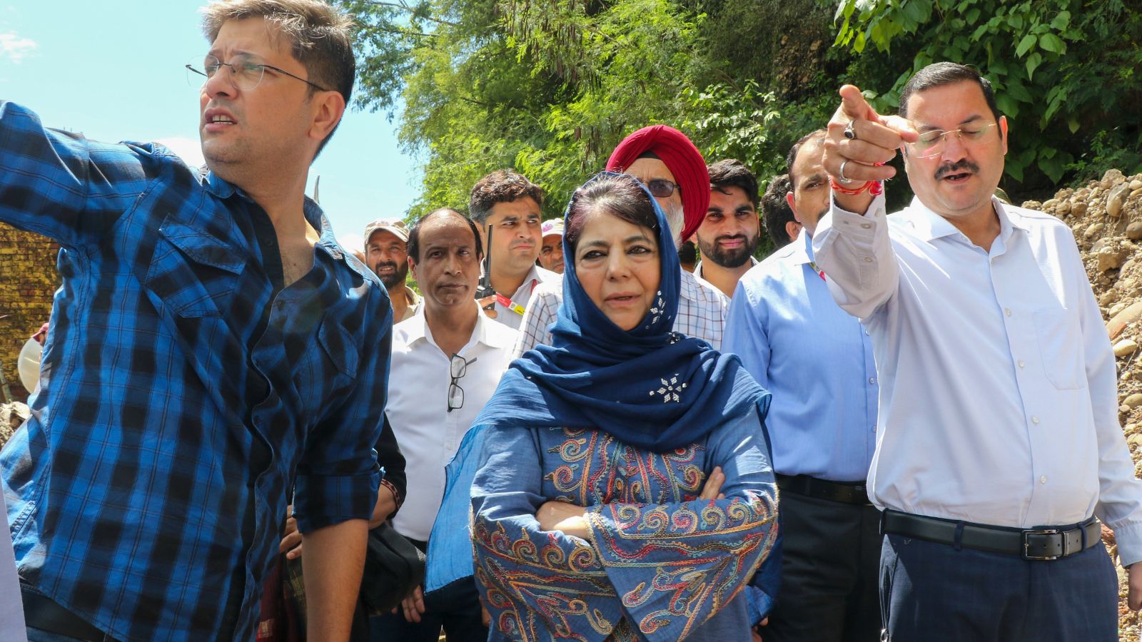 Mufti visits flood-hit areas in Jammu, says Centre ’handing over ...