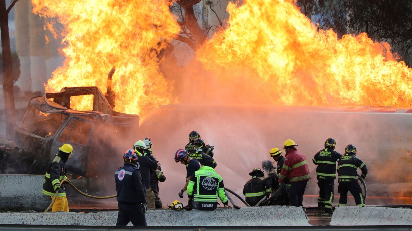 At least 4 dead, 90 injured in massive gas tanker explosion in Mexico ...