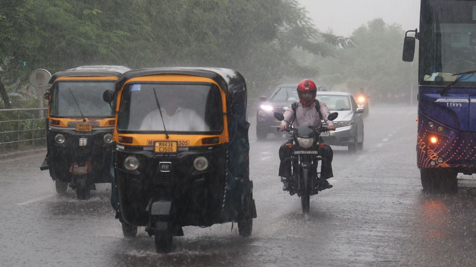 As heavy rain lashes Mumbai, IMD issues ‘red’ nowcast warning for 3 hours