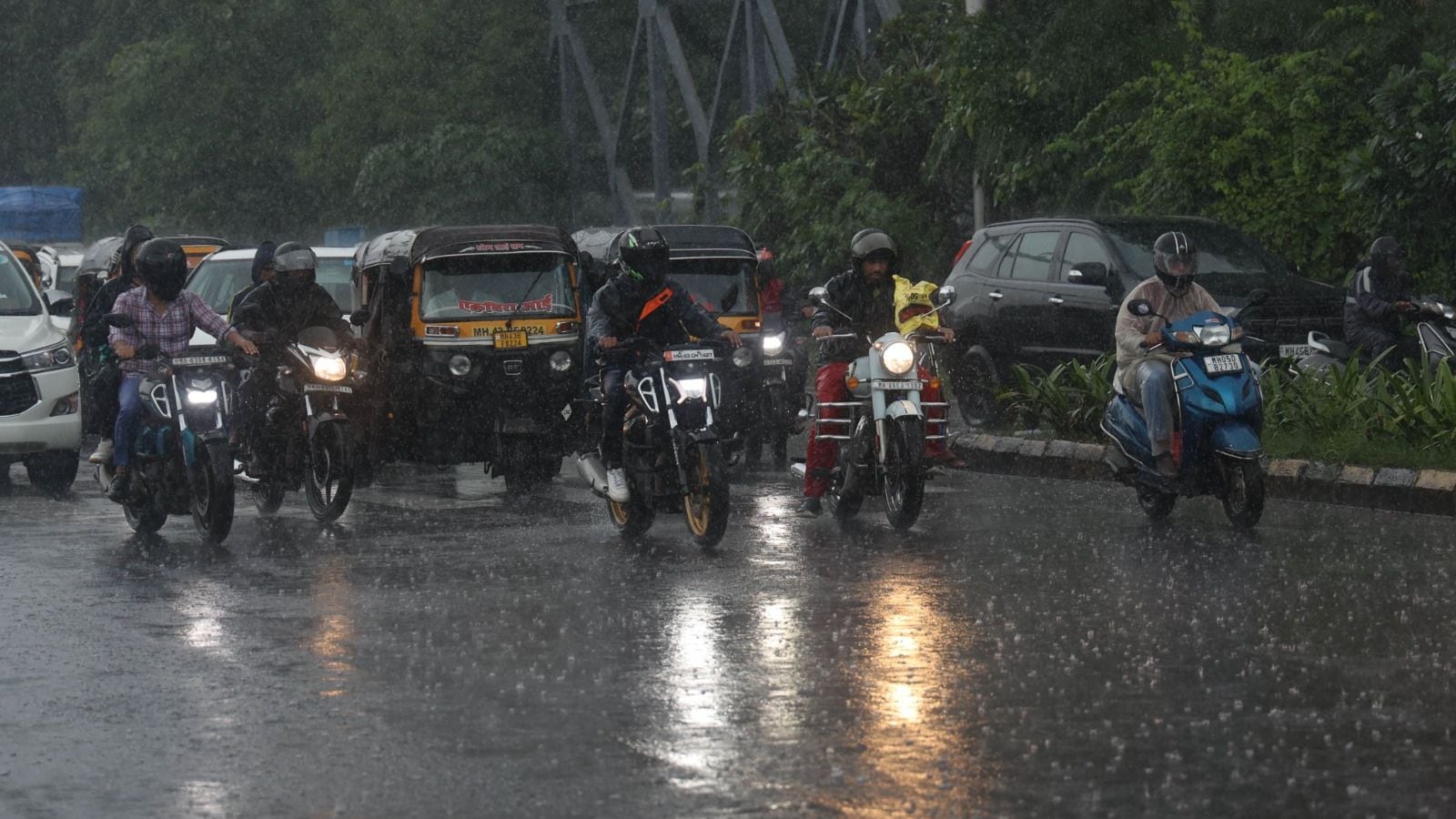 Mumbai Weather News Live Updates: IMD issues ‘orange’ alert as Mumbai ...