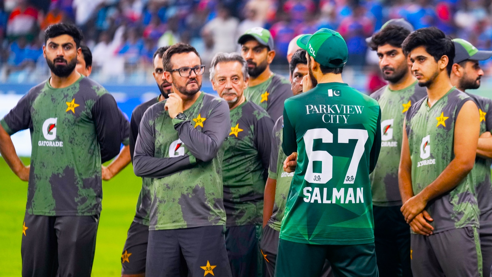 Mike Hesson’s great Pakistan challenge: How will coach handle harsh ...