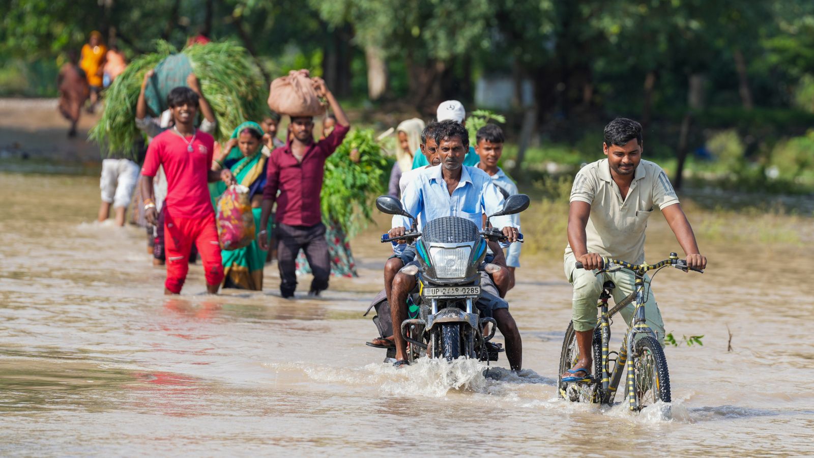Delhi Noida Gurugram Yamuna Flood Alert Weather Forecast Today Live ...