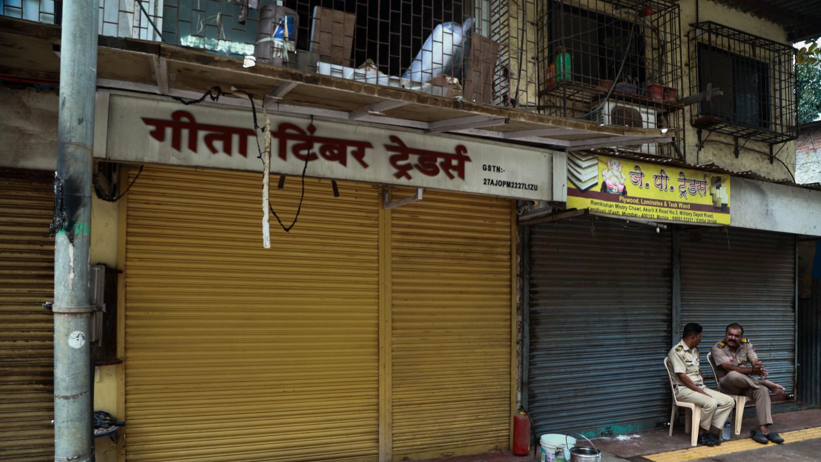 7 people injured as fire breaks out at chawl in Mumbai’s Kandivali ...