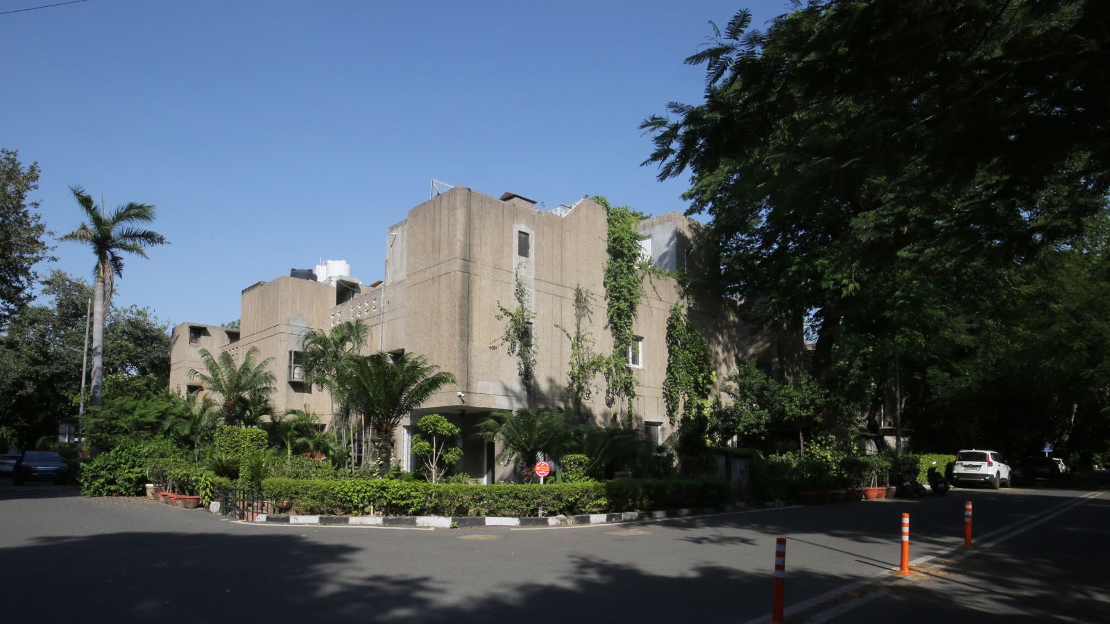 ‘Music of Dagar brothers drifted in the air… like a microcosm of India ...