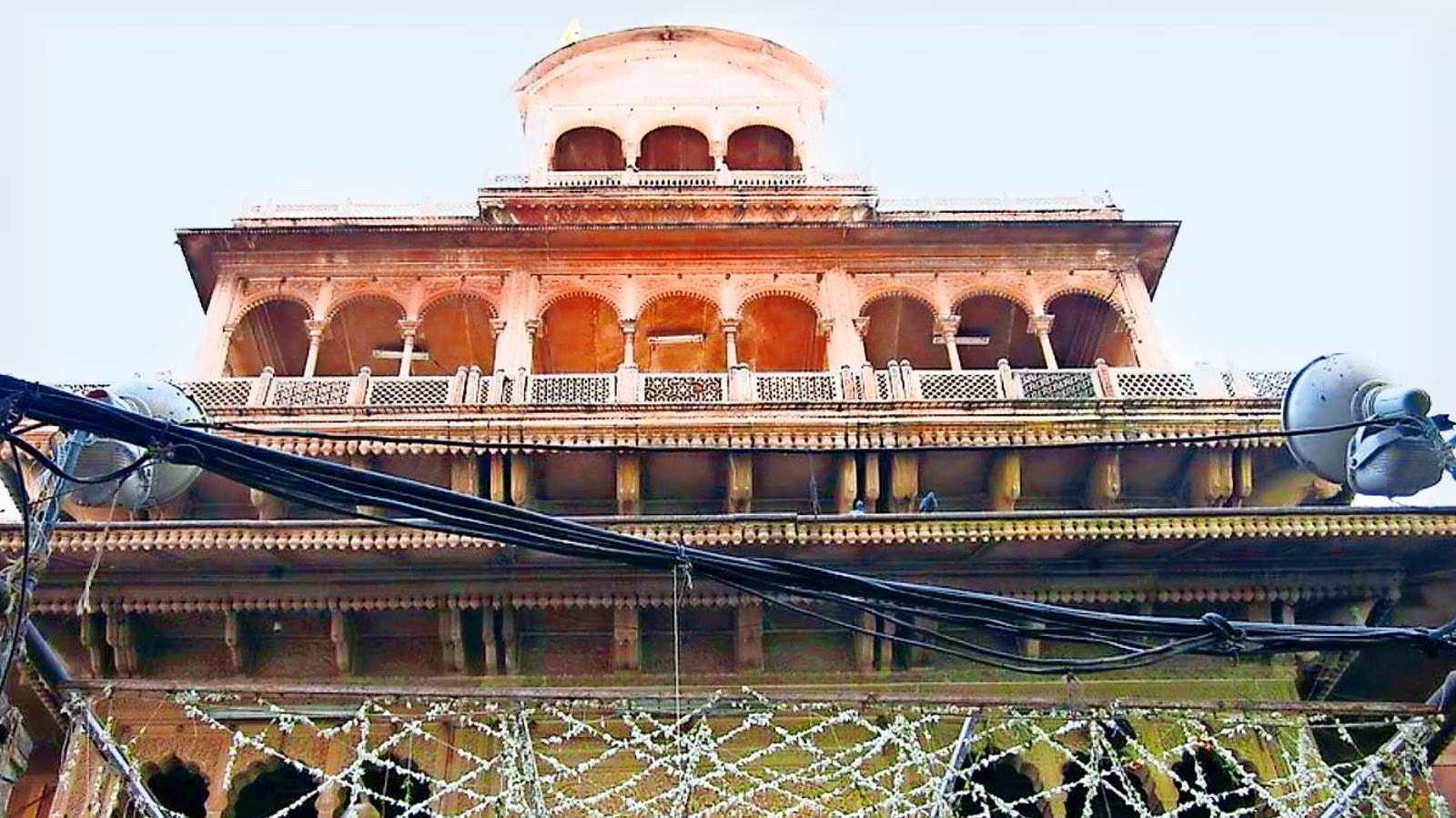 Scuffle at Mathura’s Banke Bihari temple: Women clash with guards; police push to bar ...