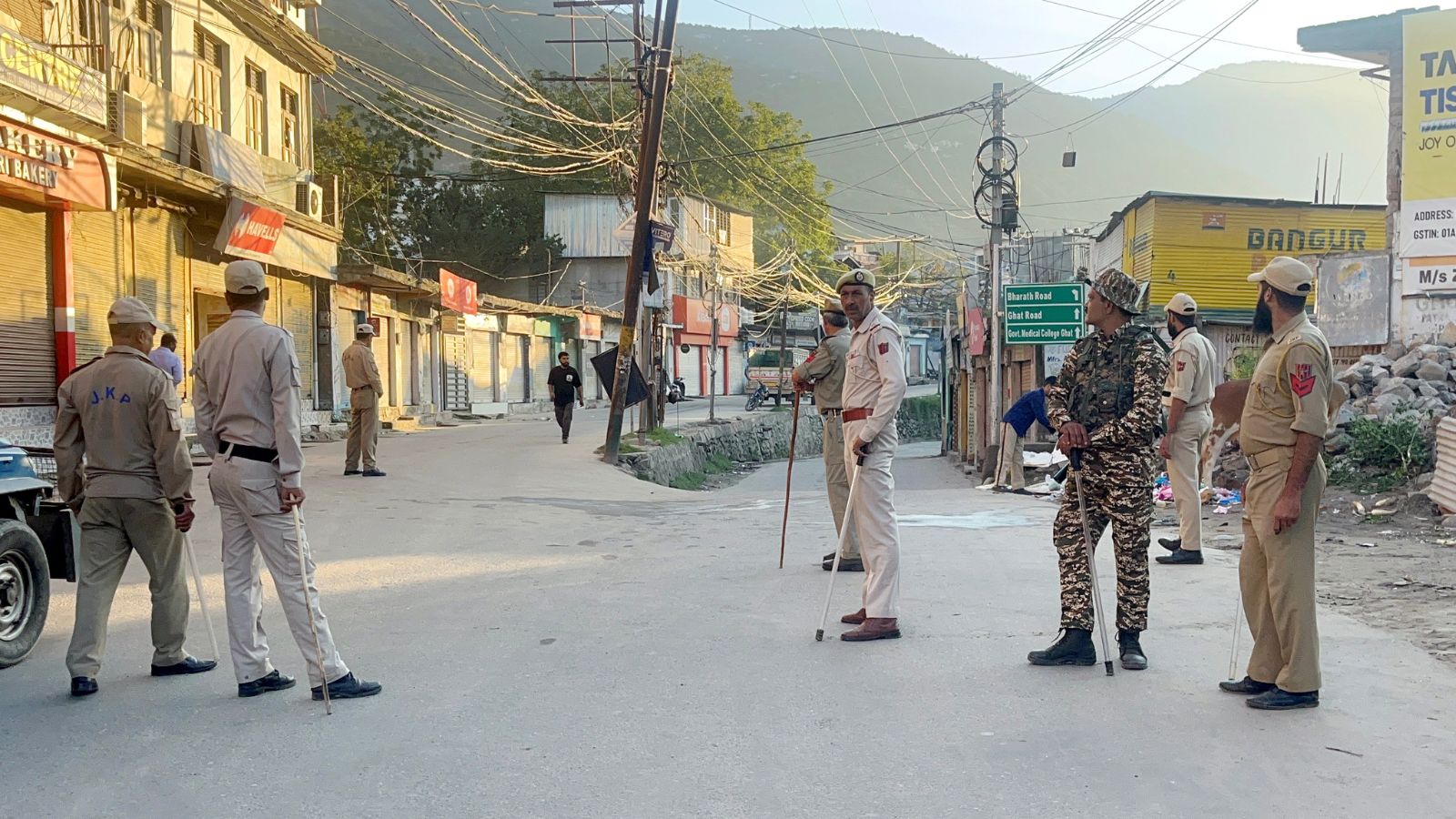 Jammu: Markets open, vehicles return to roads as curb lift briefly in ...