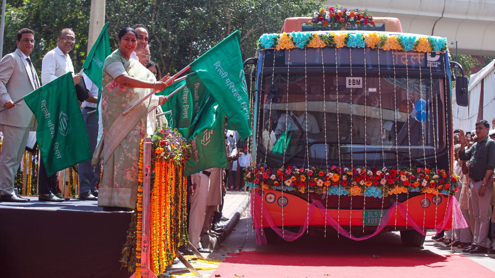 CM launches DTC interstate AC e-bus service between Delhi and Baraut in UP | Delhi News - The ...