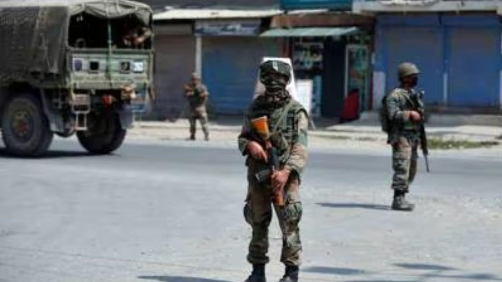 Army officer injured, 2 militants killed in gunfight in South Kashmir’s ...