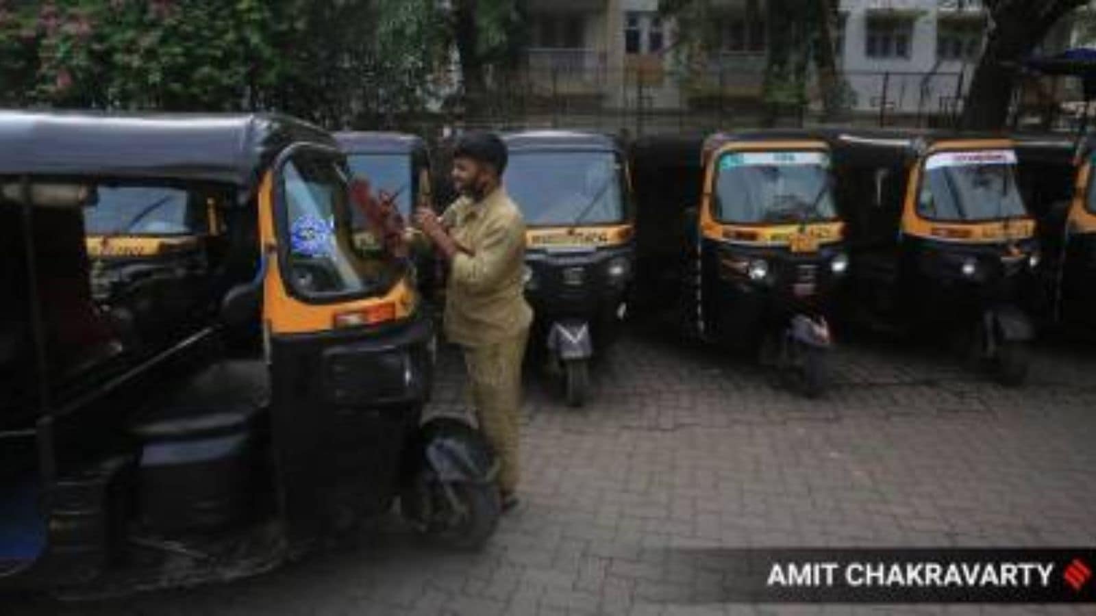 What is holding back Mumbai’s auto, taxi drivers from adopting EVs ...