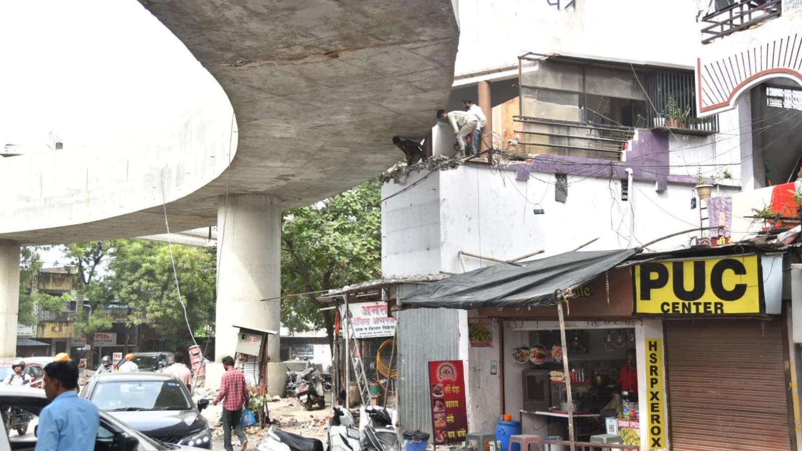 Nagpur flyover row: Family starts demolishing balcony amid NHAI-NMC blame game