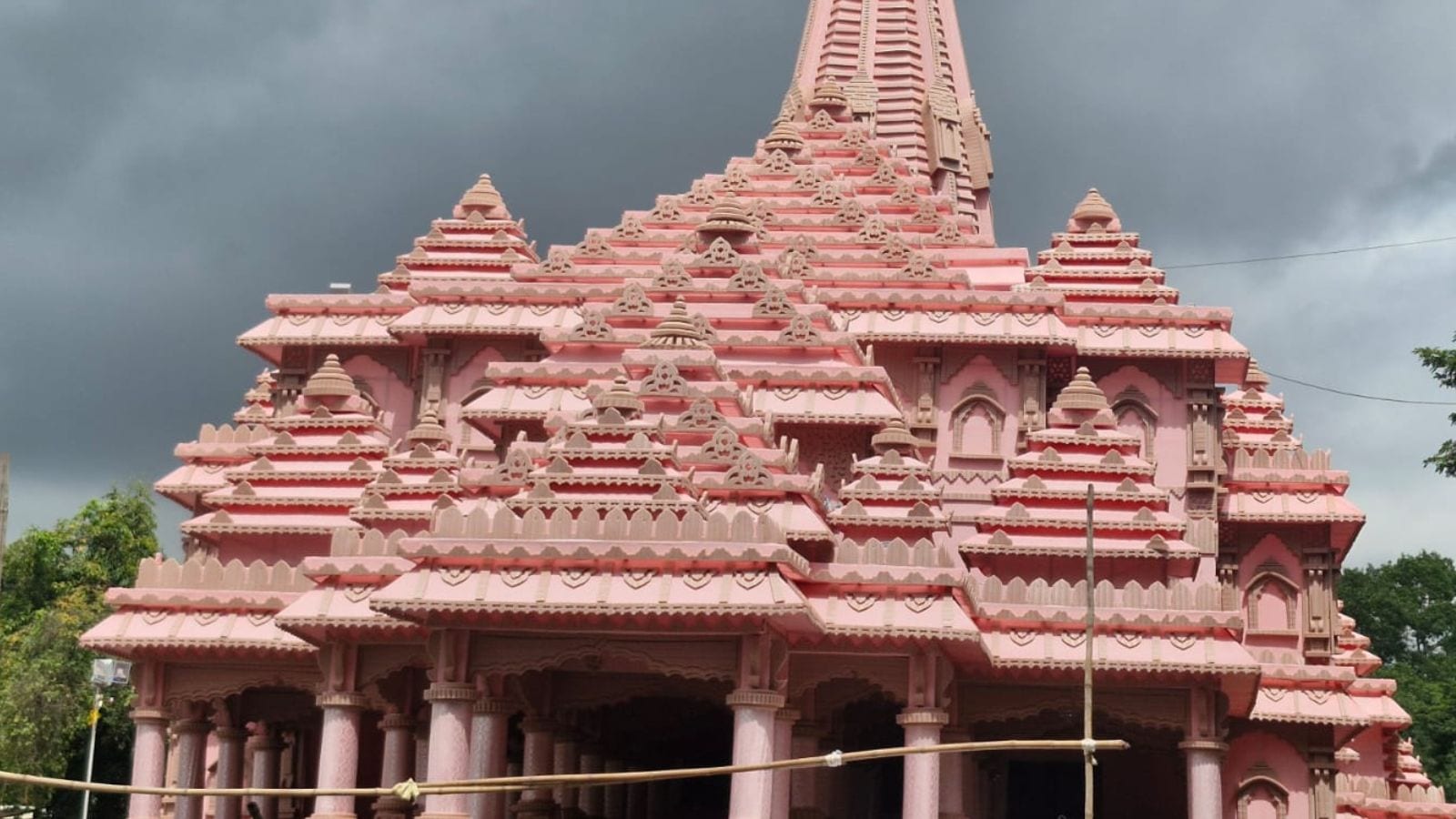 Pune Kalibari celebrates 86 years of Durga Puja with Ram Mandir themed ...