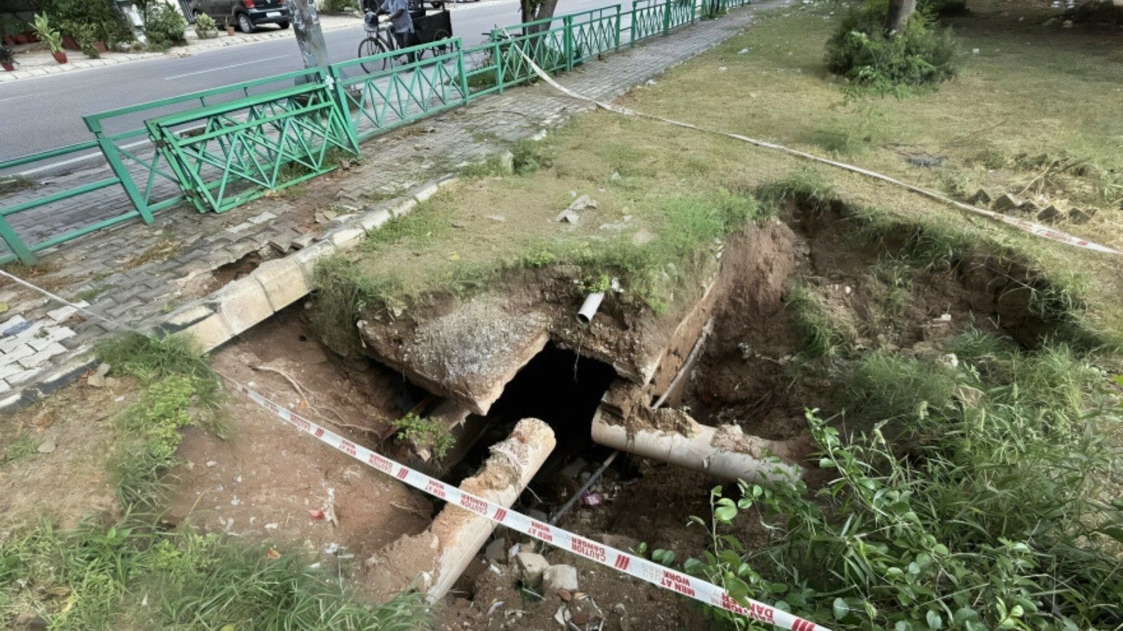 Mohali Phase 2: Sewer line collapses in green belt opposite market ...