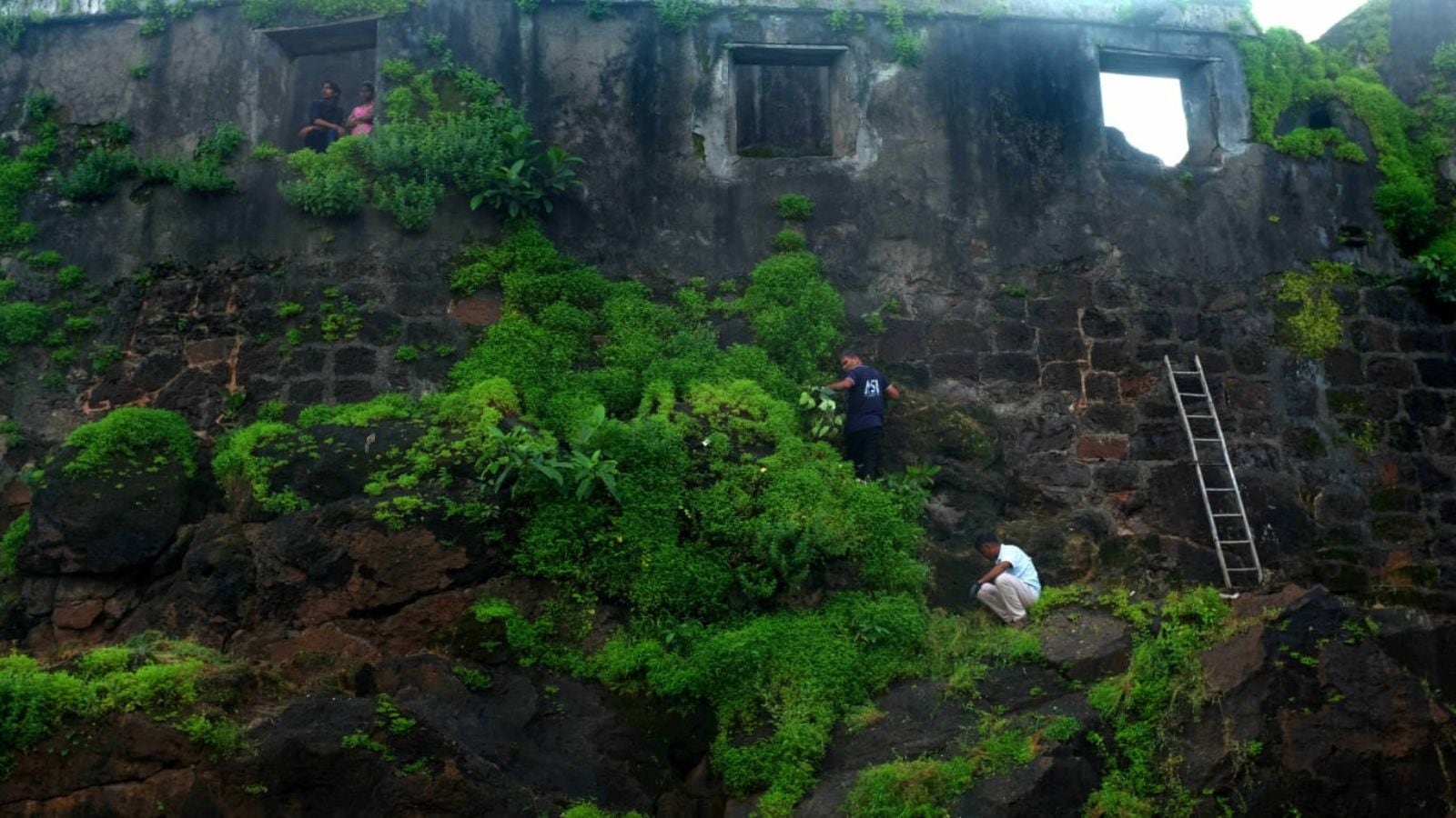 As UNESCO honours historic Maratha forts, 5 in Mumbai crumble in ...