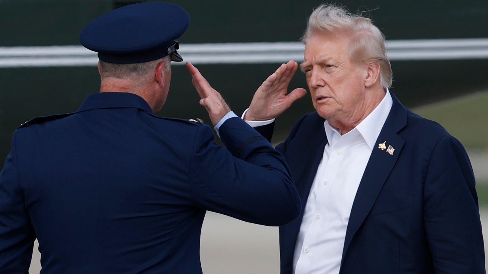 Trump to meet with top four congressional leaders as government ...