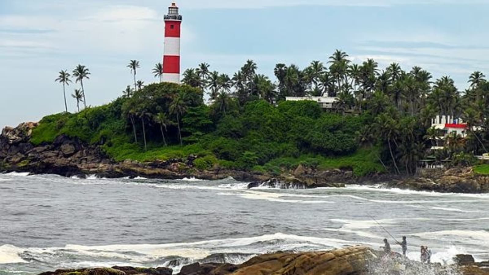 Kerala weather: Heavy rainfall likely in state, IMD issues red and ...