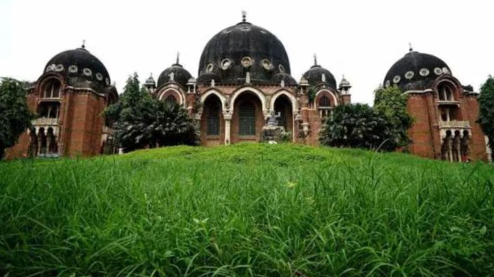 To probe ‘students kissing in classroom’, MS University forms fact ...