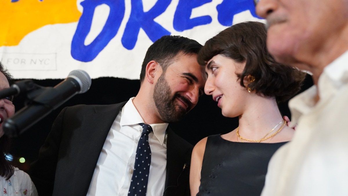 When your hinge date is the mayoral front-runner | Feelings News - The ...