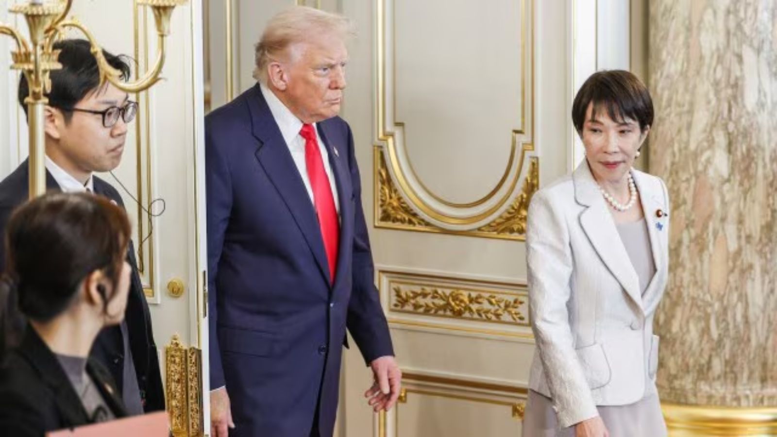 Japan PM Takaichi gifts Trump Abe’s putter, signed golf bag, and ‘Japan ...