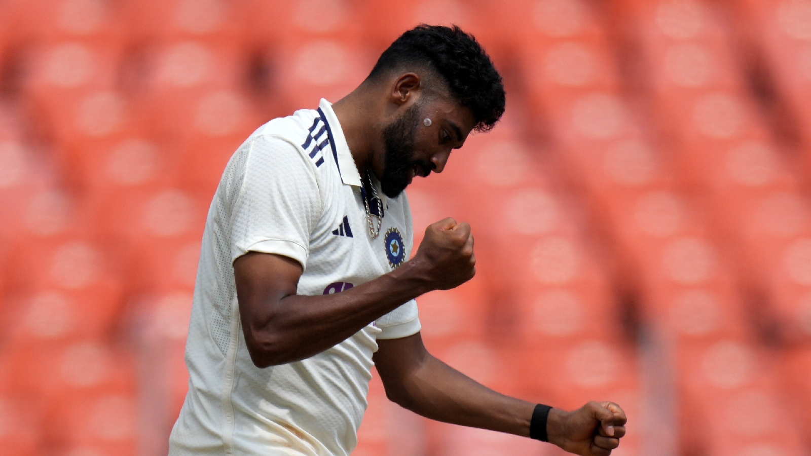 ‘He deserves credit’: Ashwin praises Siraj’s performance in 2nd Test ...