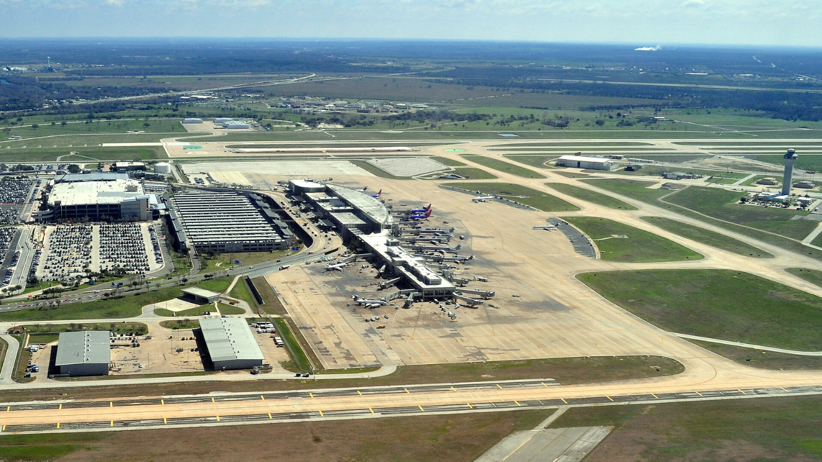 US govt shutdown: Texas airport operations hit as FAA issues ground ...