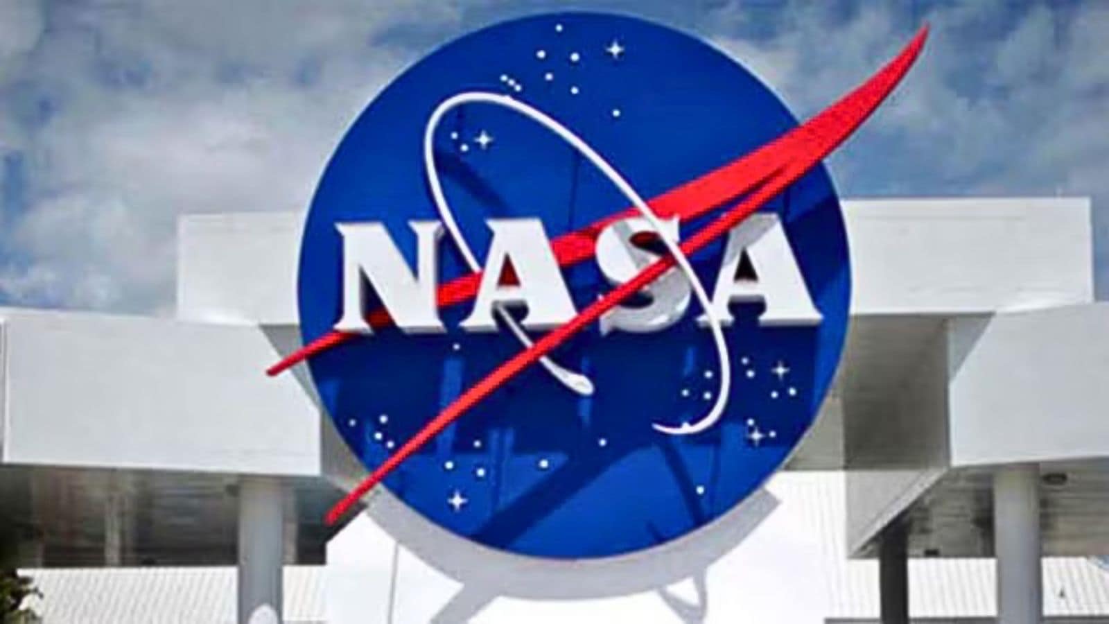 NASA cuts jobs amid US government shutdown, keeps Artemis moon program ...