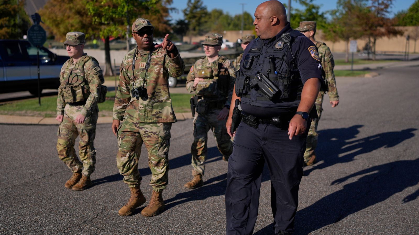 National Guard troops seen patrolling in Memphis alongside local police ...
