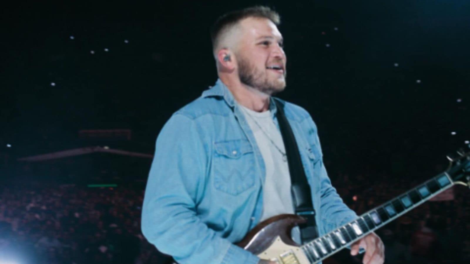 ‘ICE is gonna come bust down your door’: US singer takes aim at ...