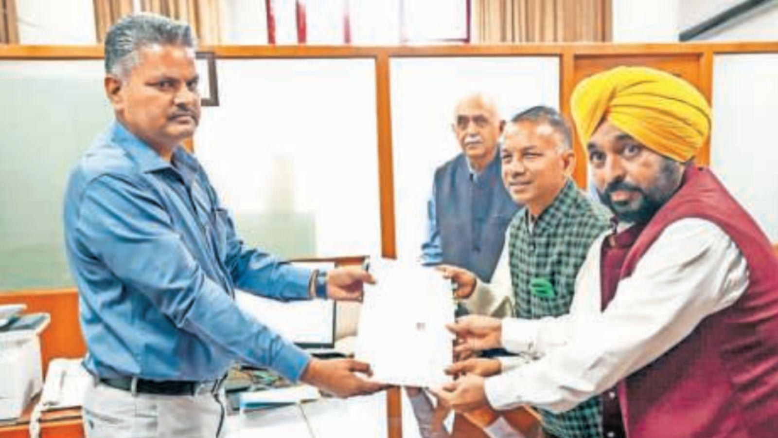 Shoe-hurl incident at CJI a consequence of BJP’s anti-SC propaganda ...