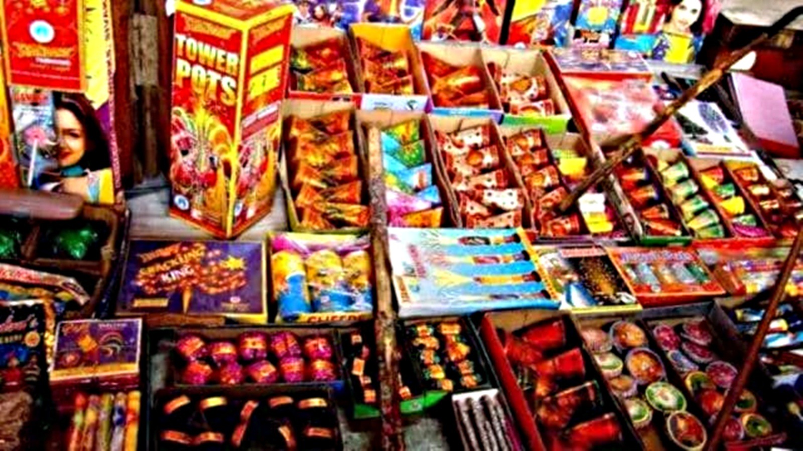 DRI seizes Chinese firecrackers worth Rs 6.32 crore and gold worth Rs 4 ...