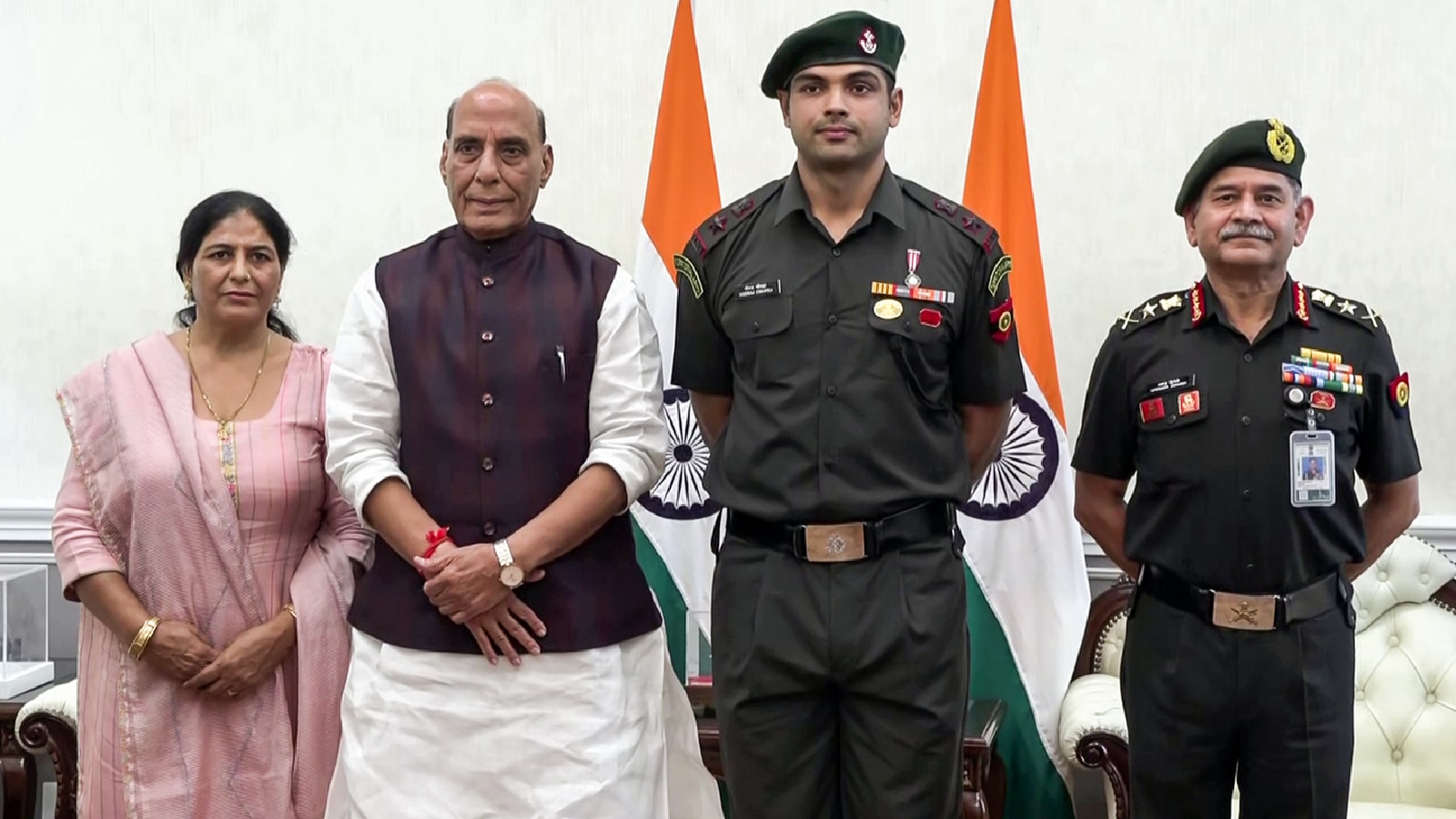 Olympic gold medalist Neeraj Chopra conferred Lieutenant Colonel ...