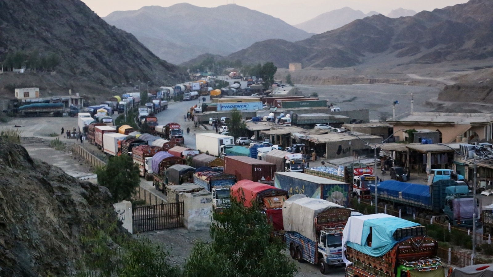 Pakistan reports new clash with Afghan forces along northwest border ...