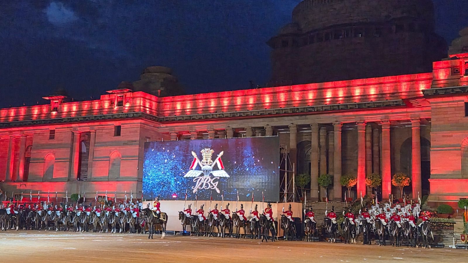 Murmu honours President’s Bodyguard on regiment’s Diamond Jubilee event ...