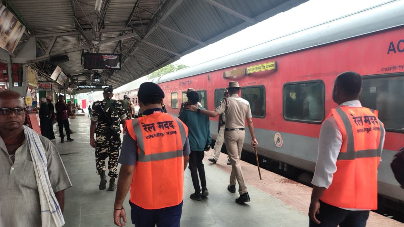 Railways to run over 90 special trains from Bihar to clear post-Chhath ...