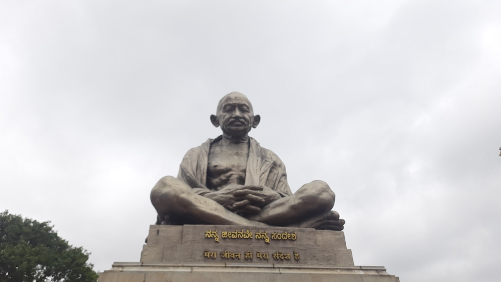 The Mahatma vs memes: Reading Gandhi in the age of algorithm | The ...