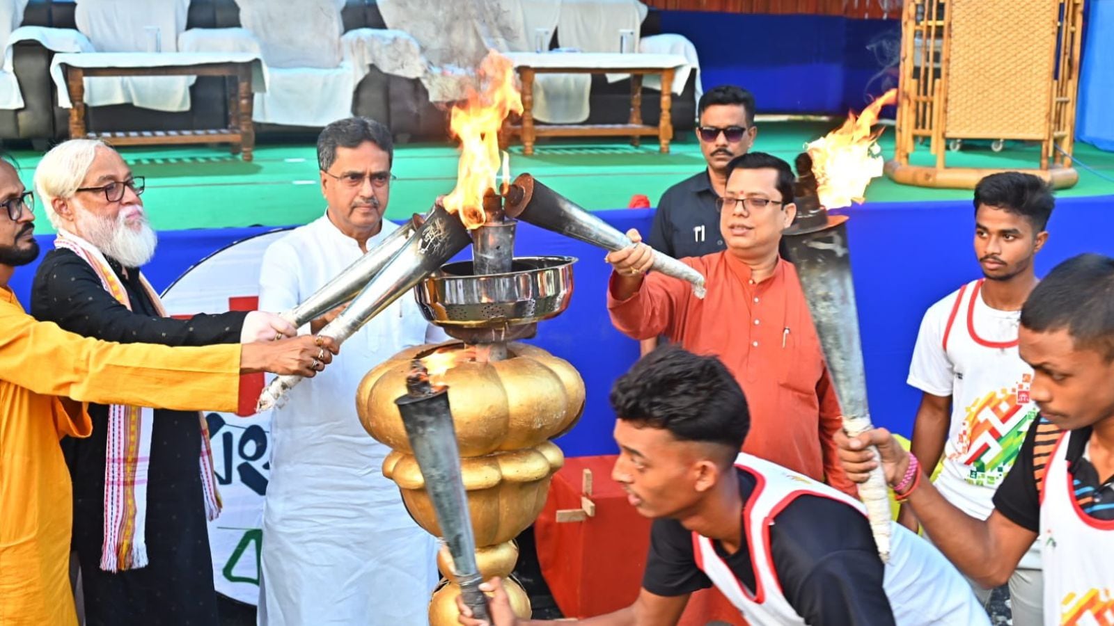Tripura CM Manik Saha lauds Sanskriti Haat, announces Rs 50.25 lakh grant | North East India ...