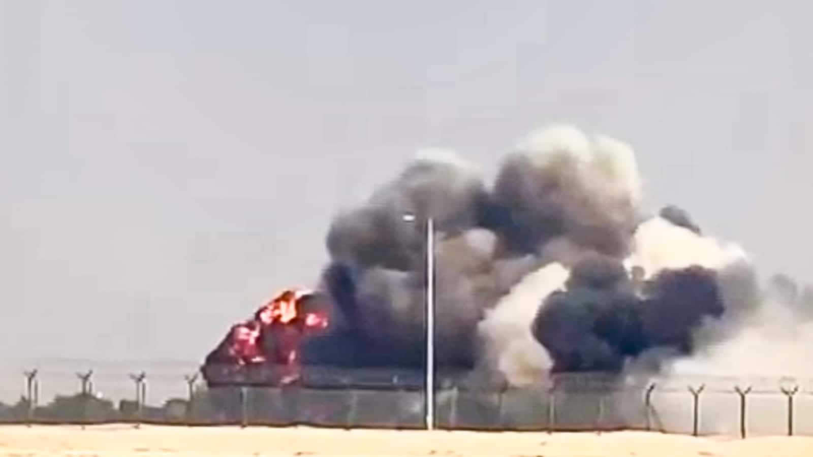US F-16 Demo Pilot Calls Dubai Air Show Continuation “Shocking” After ...