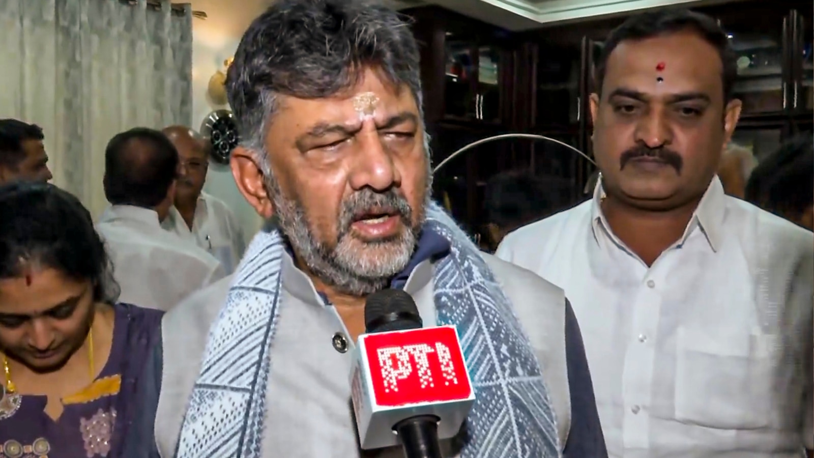 Karnataka Power-Sharing Row Intensifies as D K Shivakumar’s Cryptic Post