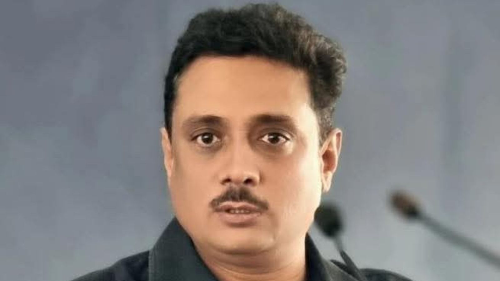 Days after suspension, advocate Sarode gets relief from Bar Council of ...