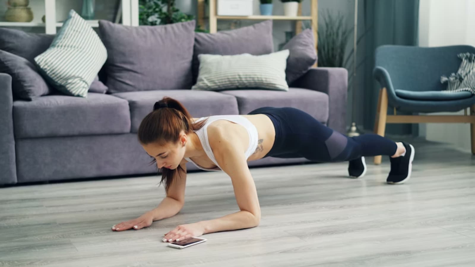 Know what happens when you hold a plank for a minute every day | Lifestyle Gallery News - The ...