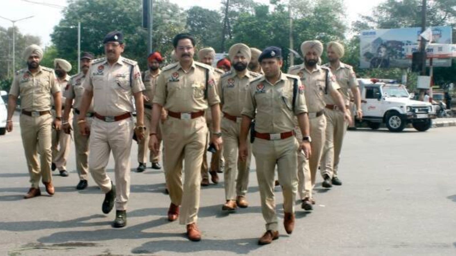 One accused injured in exchange of fire as four arrested in Sultanwind ...