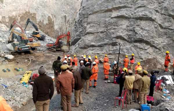 1 worker killed, 10 others feared trapped in stone quarry collapse in ...