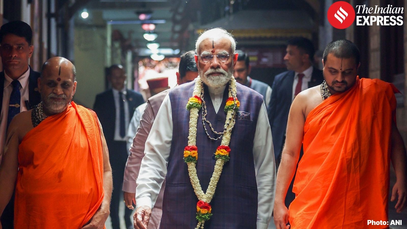 PM Modi holds Roadshow in Udupi, attends ‘Laksha Kantha Gita Parayana ...