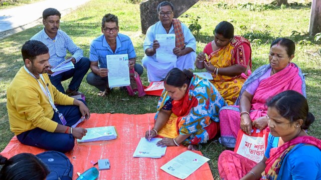 Deadline extended for SIR: What it means for voters and BLOs | Kolkata ...