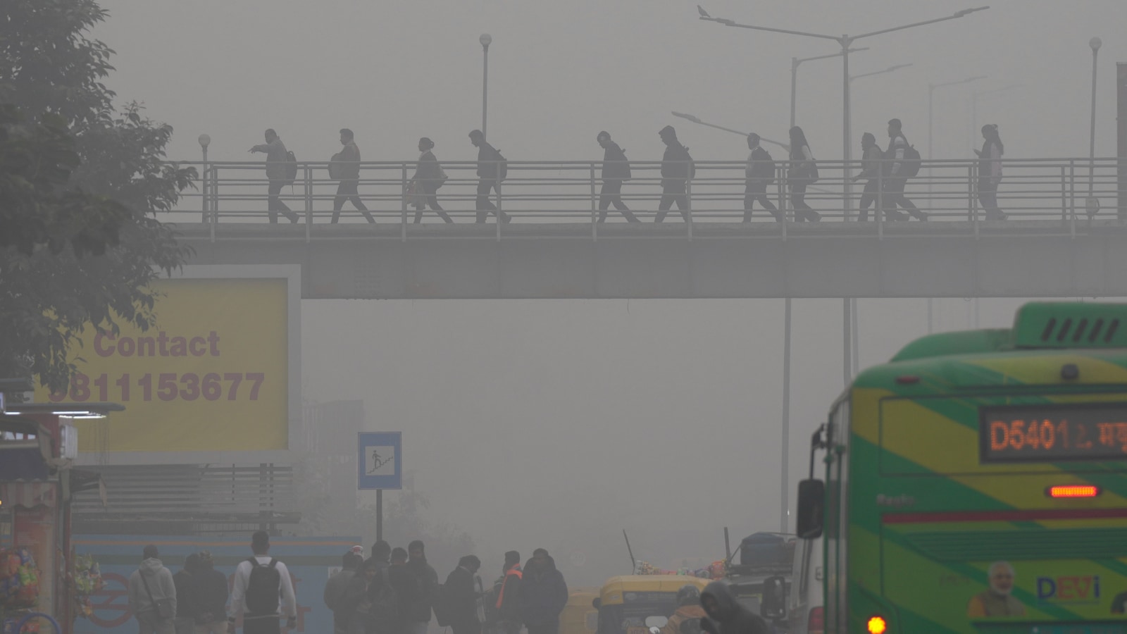 Delhi weather fog alert today: Dense fog cancels North India flights ...
